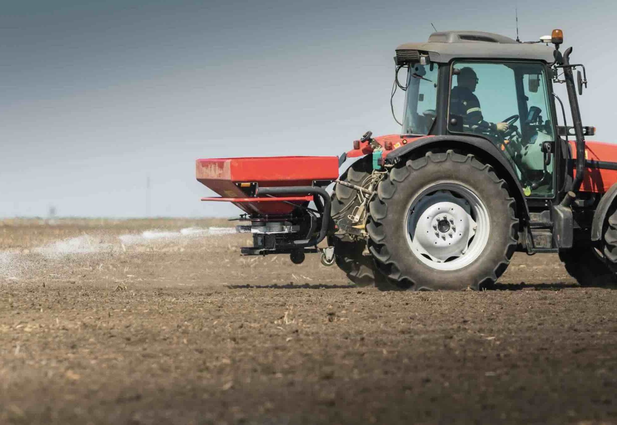 Engrais : la Commission européenne s'engage à suspendre le MACF ...